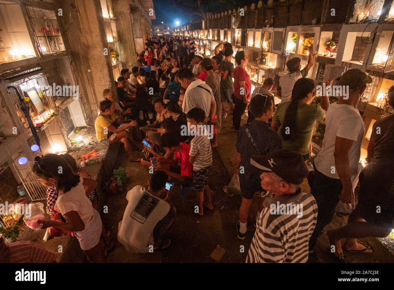 Carreta Cemetery, Cebu City, Philippines. 1st Nov, 2019. All Saints day ...