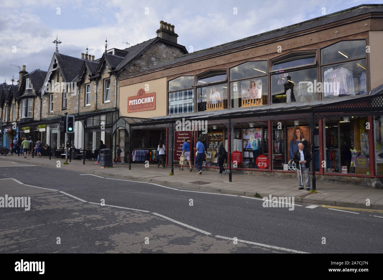 Scotland high street hi-res stock photography and images - Alamy
