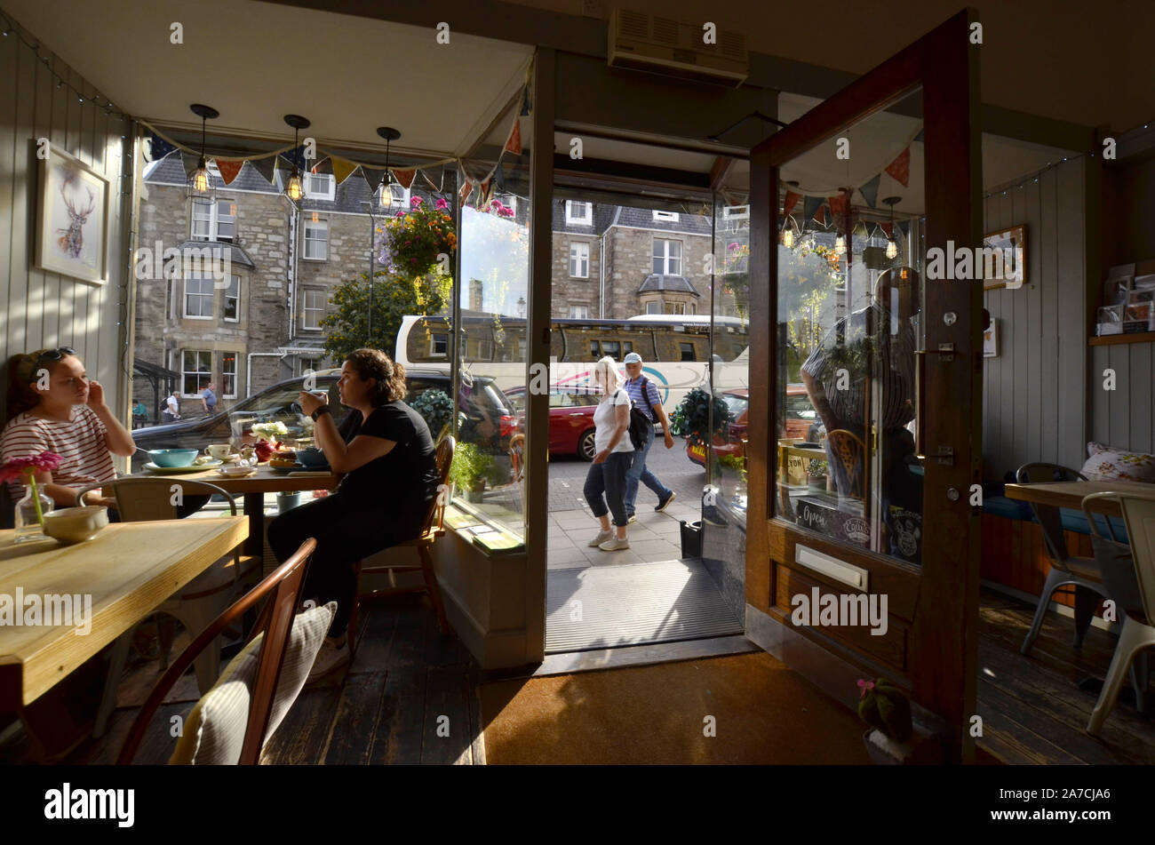 High street pitlochry hi-res stock photography and images - Alamy