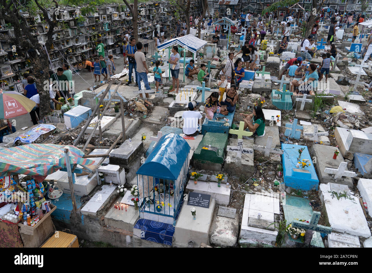 Calamba Cemetery, Cebu City, Philippines. 1st Nov, 2019. All Saints day ...