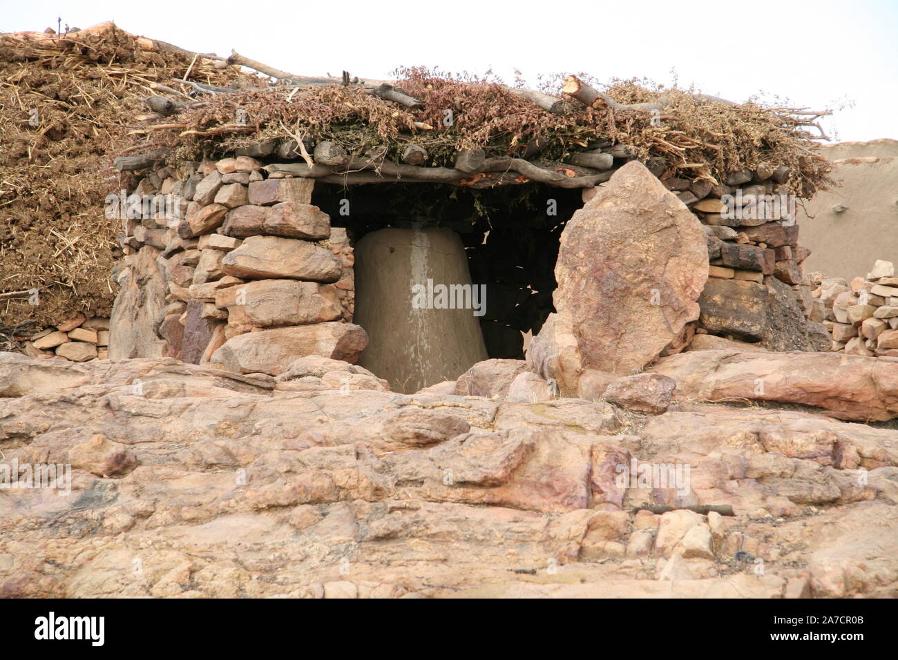 Dogon country : village of Mendeli Guine Doulou Stock Photo - Alamy