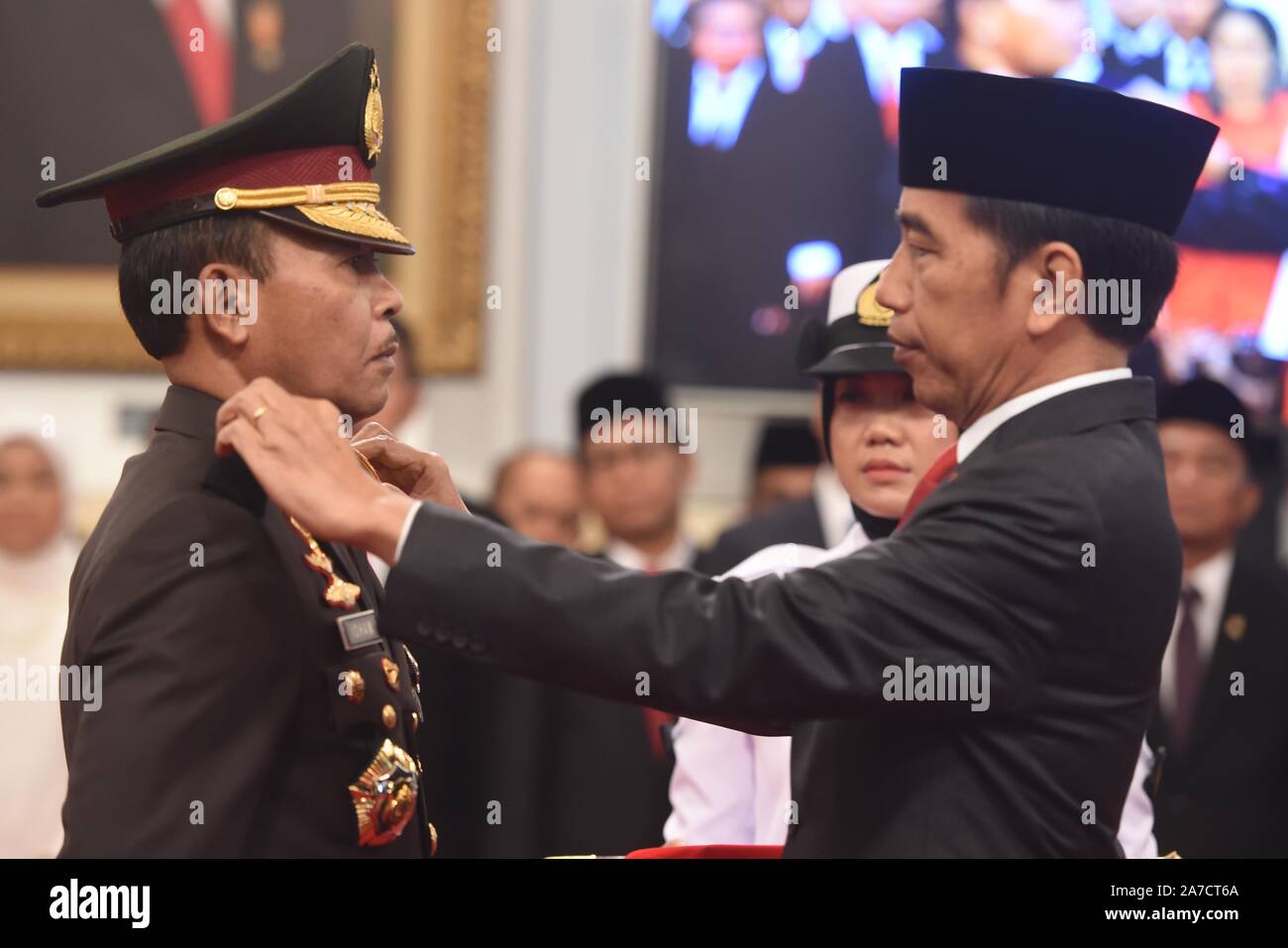 Jakarta, Indonesia. 1st Nov, 2019. Indonesian President Joko Widodo (R ...