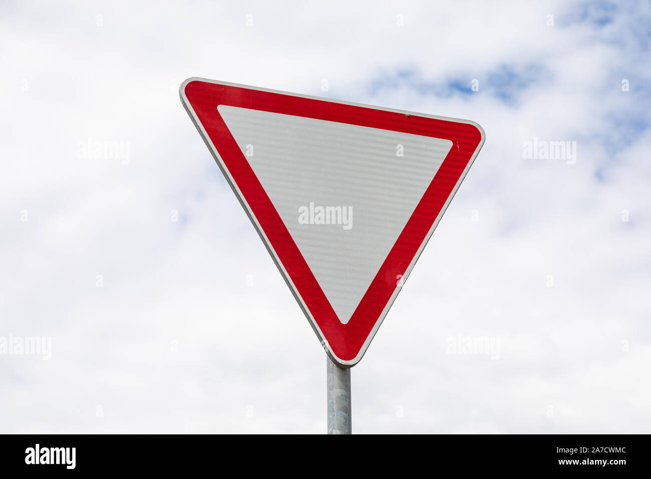 Yield the right of way hi-res stock photography and images - Alamy