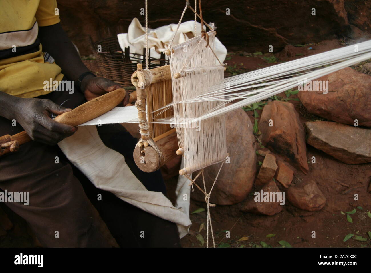 Mali weaving hi-res stock photography and images - Alamy