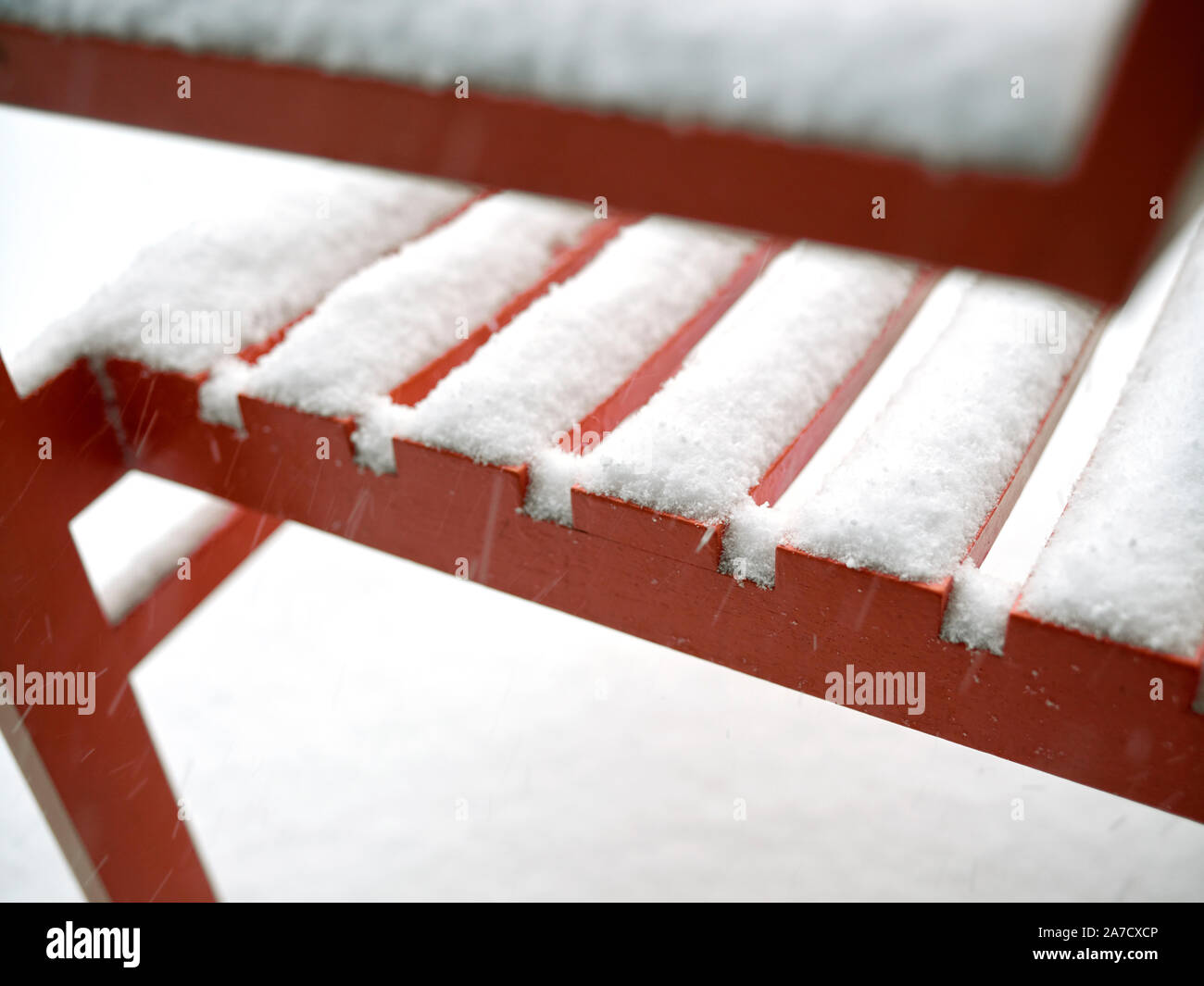 Snow covered outdoor furniture hi-res stock photography and images - Alamy