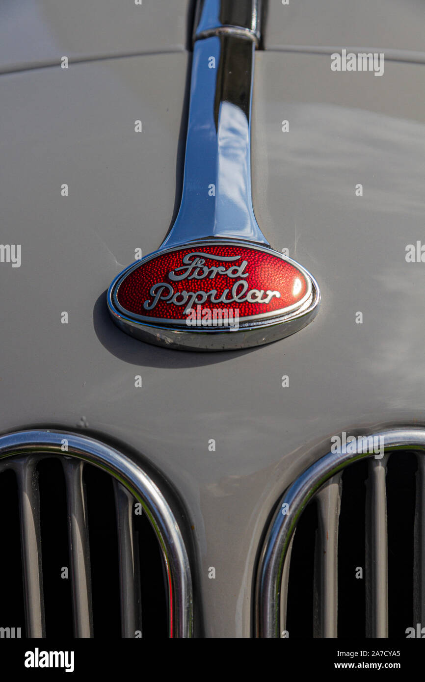 Radiator emblem of a Ford Popular vintage car Stock Photo - Alamy