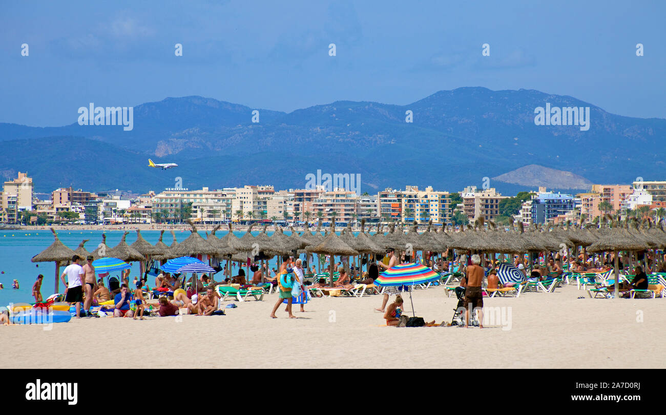 People at the beach Ballermann, Playa de Palma, El Arenal, Mallorca ...