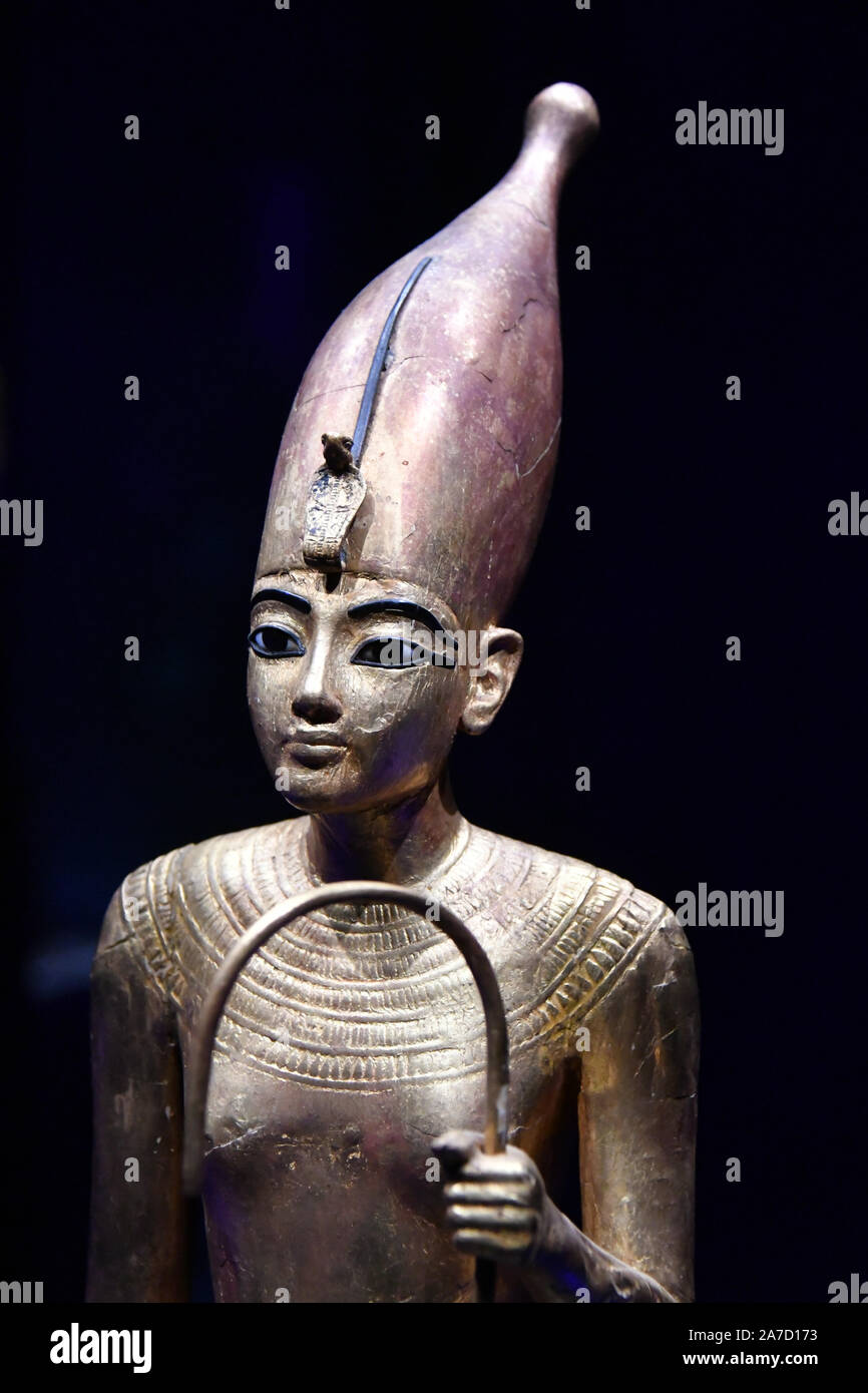 Statuette king tutankhamun hi-res stock photography and images - Alamy