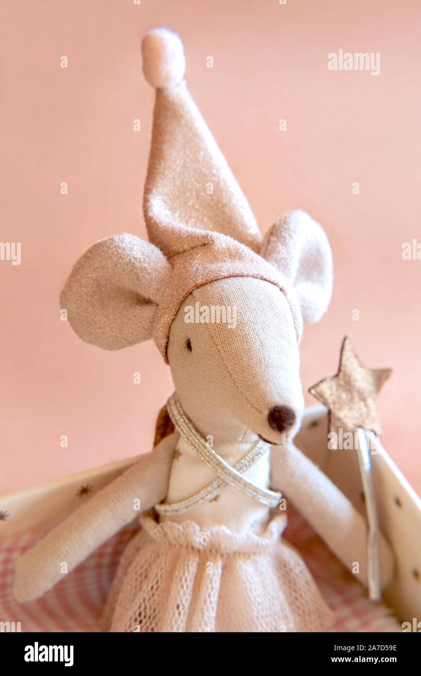 Tooth fairy hi-res stock photography and images - Alamy