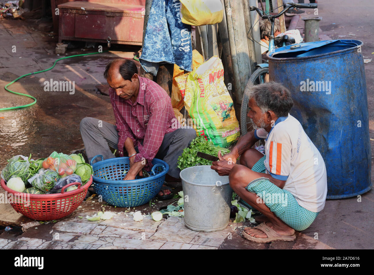 Rural kitchen in india hi-res stock photography and images - Alamy