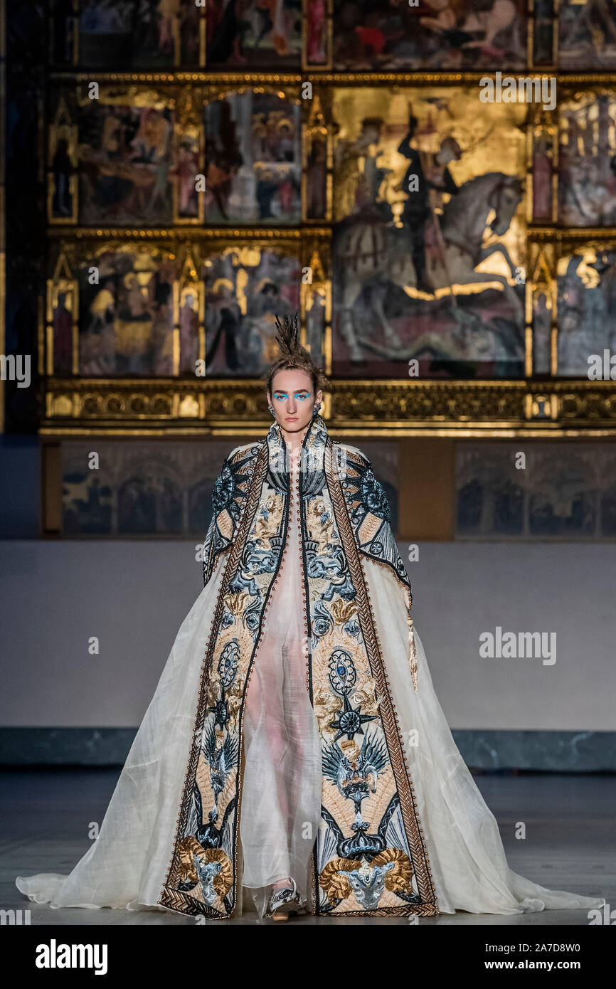 V&A, London, UK. 1st November 2019. Guo Pei’s first ever runway show in ...