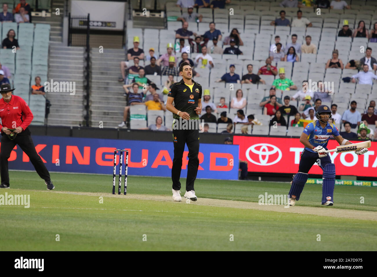 Australian fast bowler hi-res stock photography and images - Alamy
