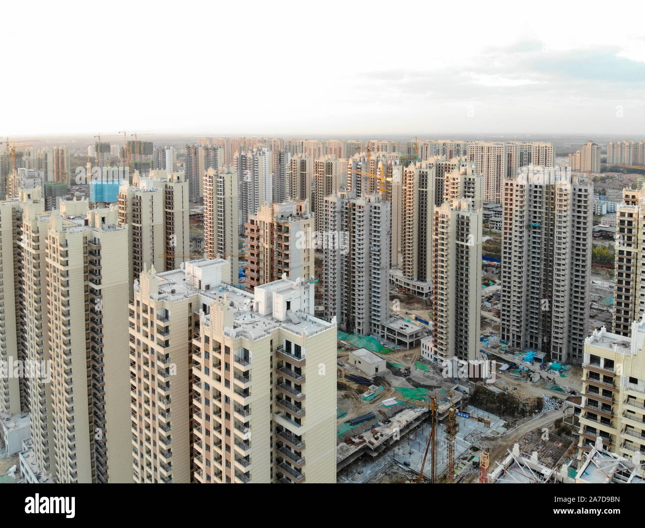 Massive facade hi-res stock photography and images - Alamy