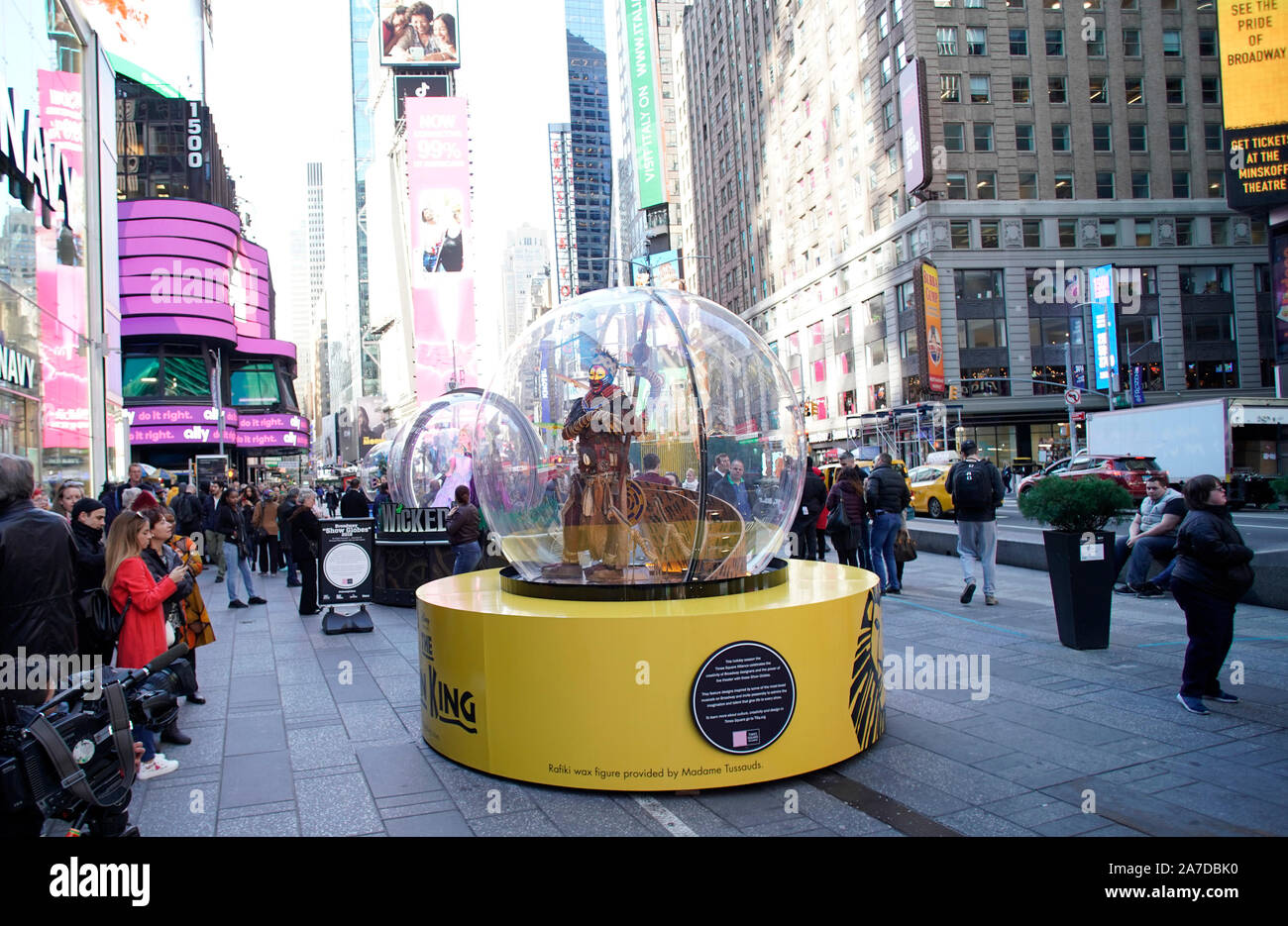 Snow globe new york hi-res stock photography and images - Alamy