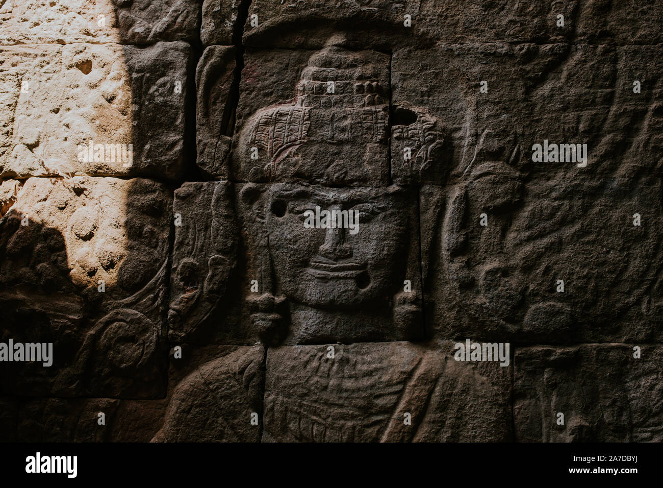 Cambodian Acient Murals and cave paintings on Agkor Wat temple walls ...