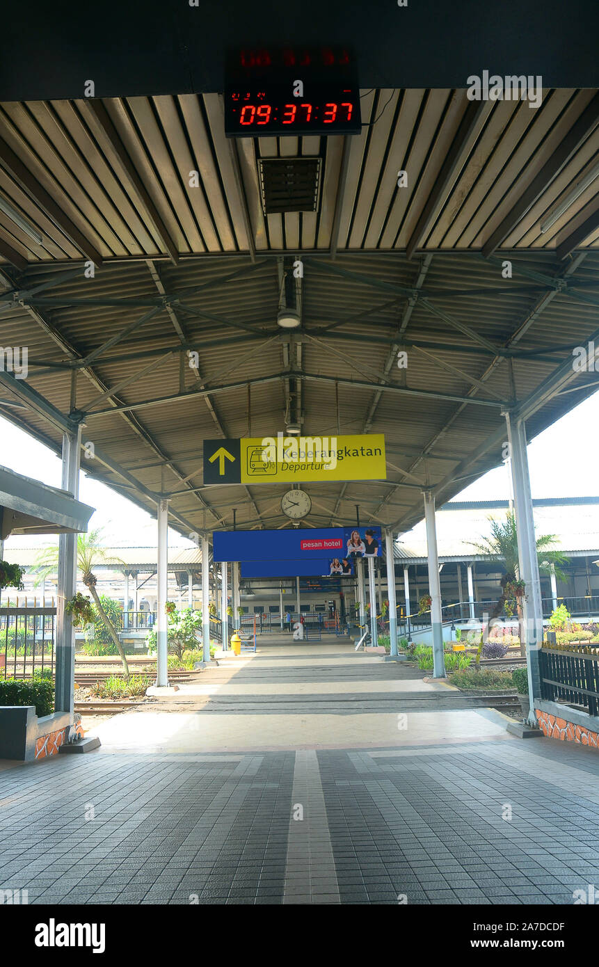 Bandung station hi-res stock photography and images - Alamy