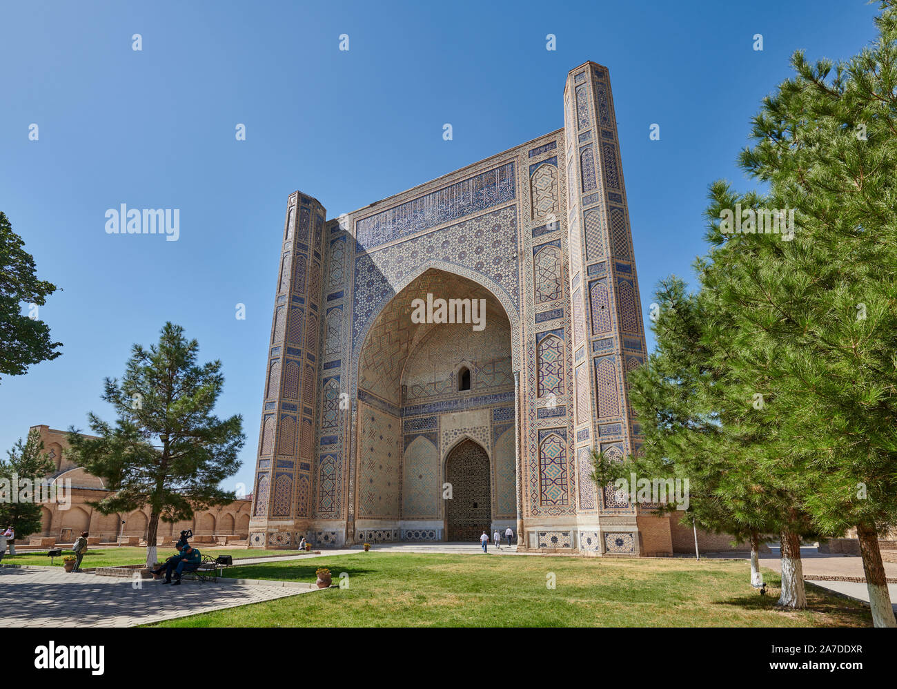 Bibi-Khanym Mosque or Bibi Khanum Mosque, Samarkand, Uzbekistan ...