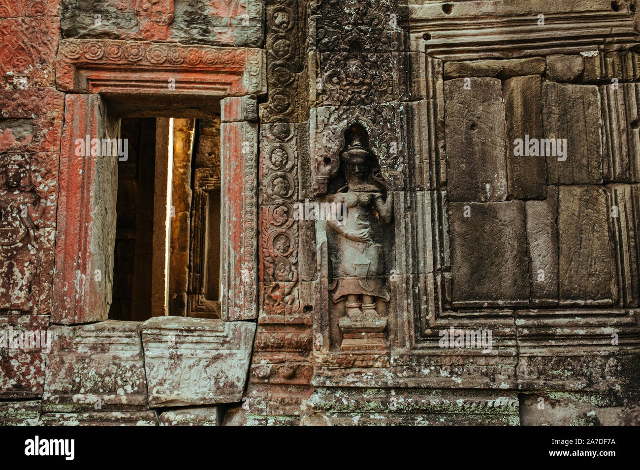 Cambodian Acient Murals and cave paintings on Agkor Wat temple walls ...