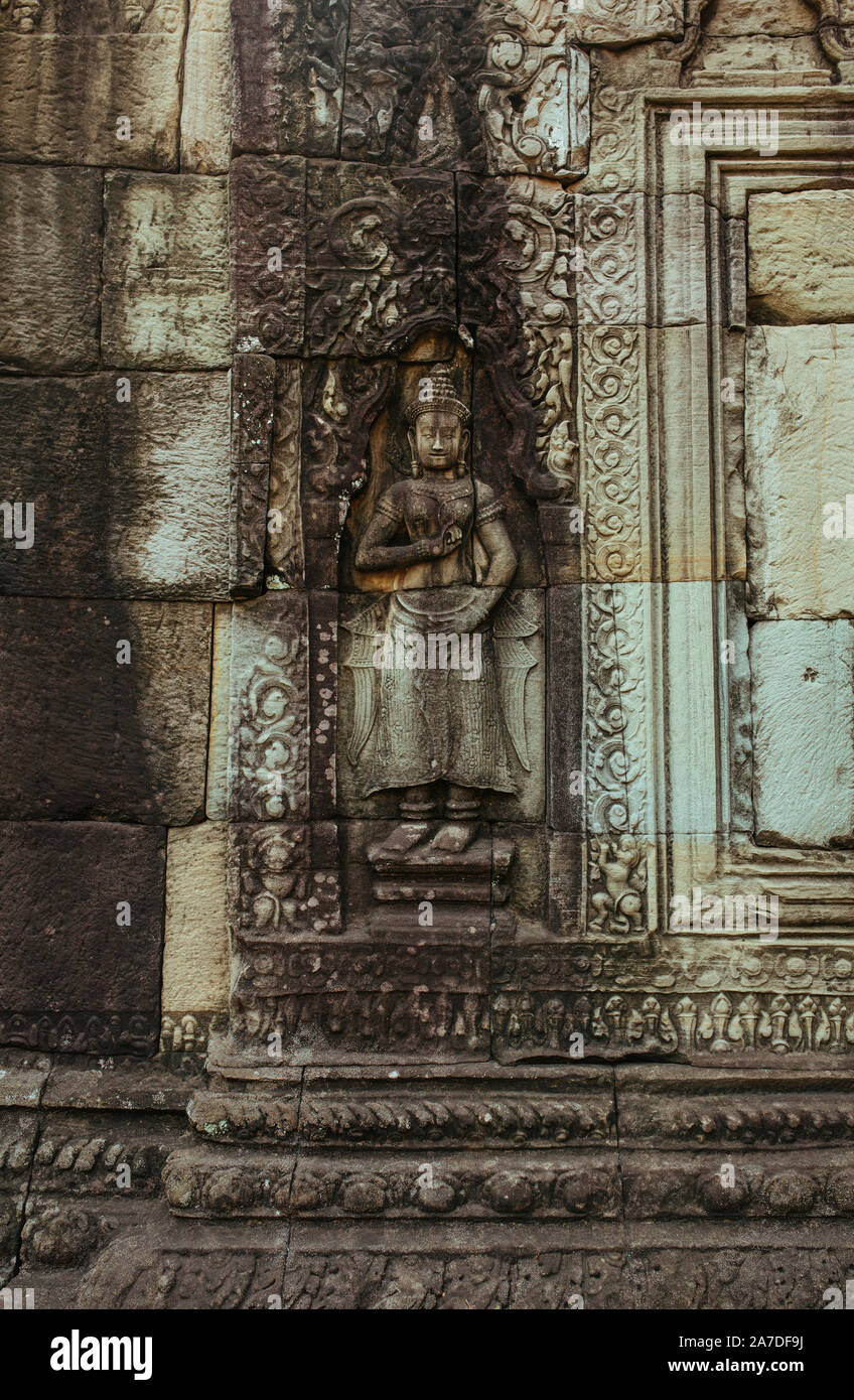 Cambodian Acient Murals and cave paintings on Agkor Wat temple walls ...
