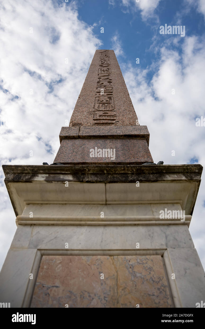 Obeliski hi-res stock photography and images - Alamy