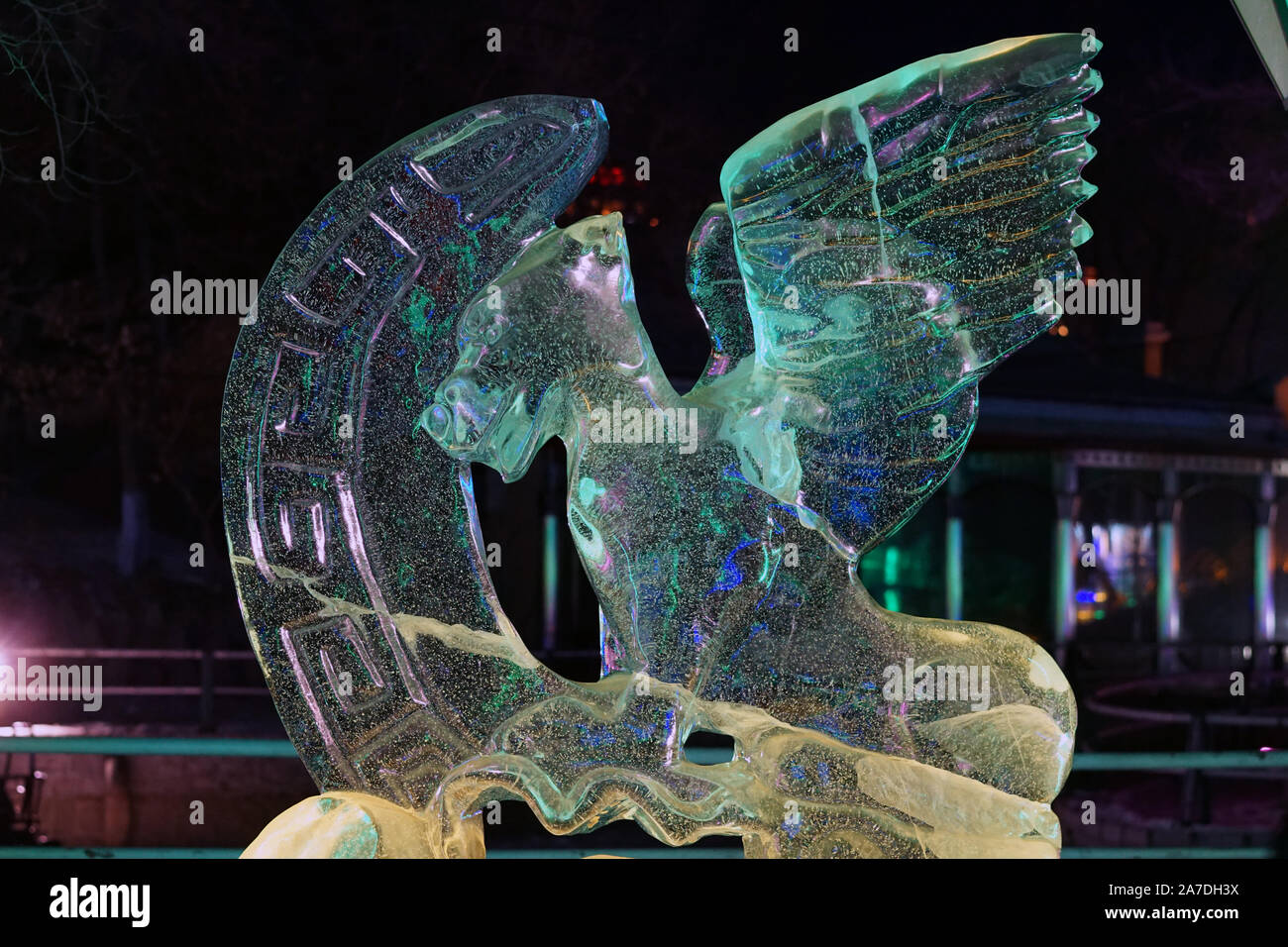 Animal ice sculpture hi-res stock photography and images - Alamy