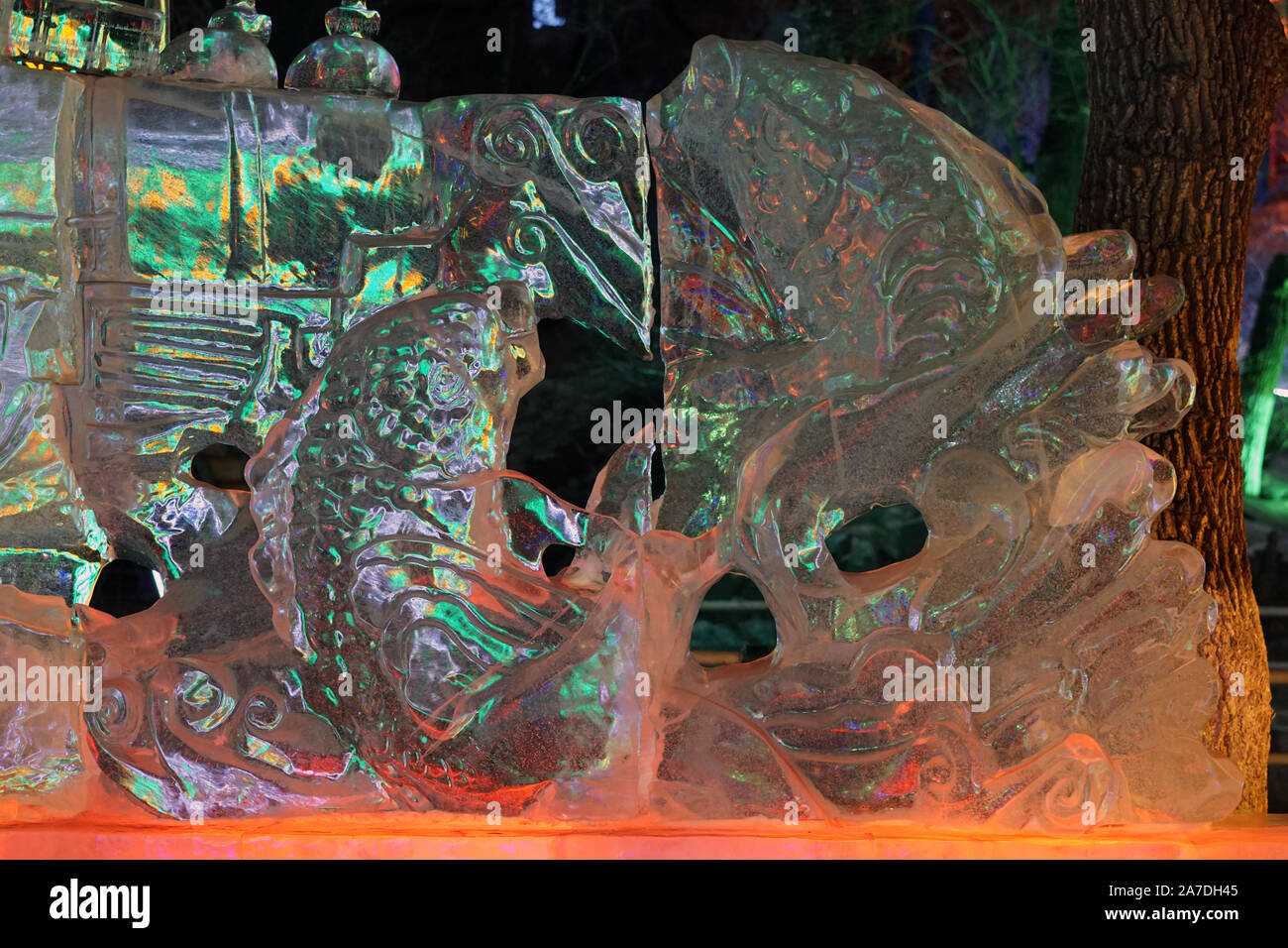 Ice sculpt hi-res stock photography and images - Alamy