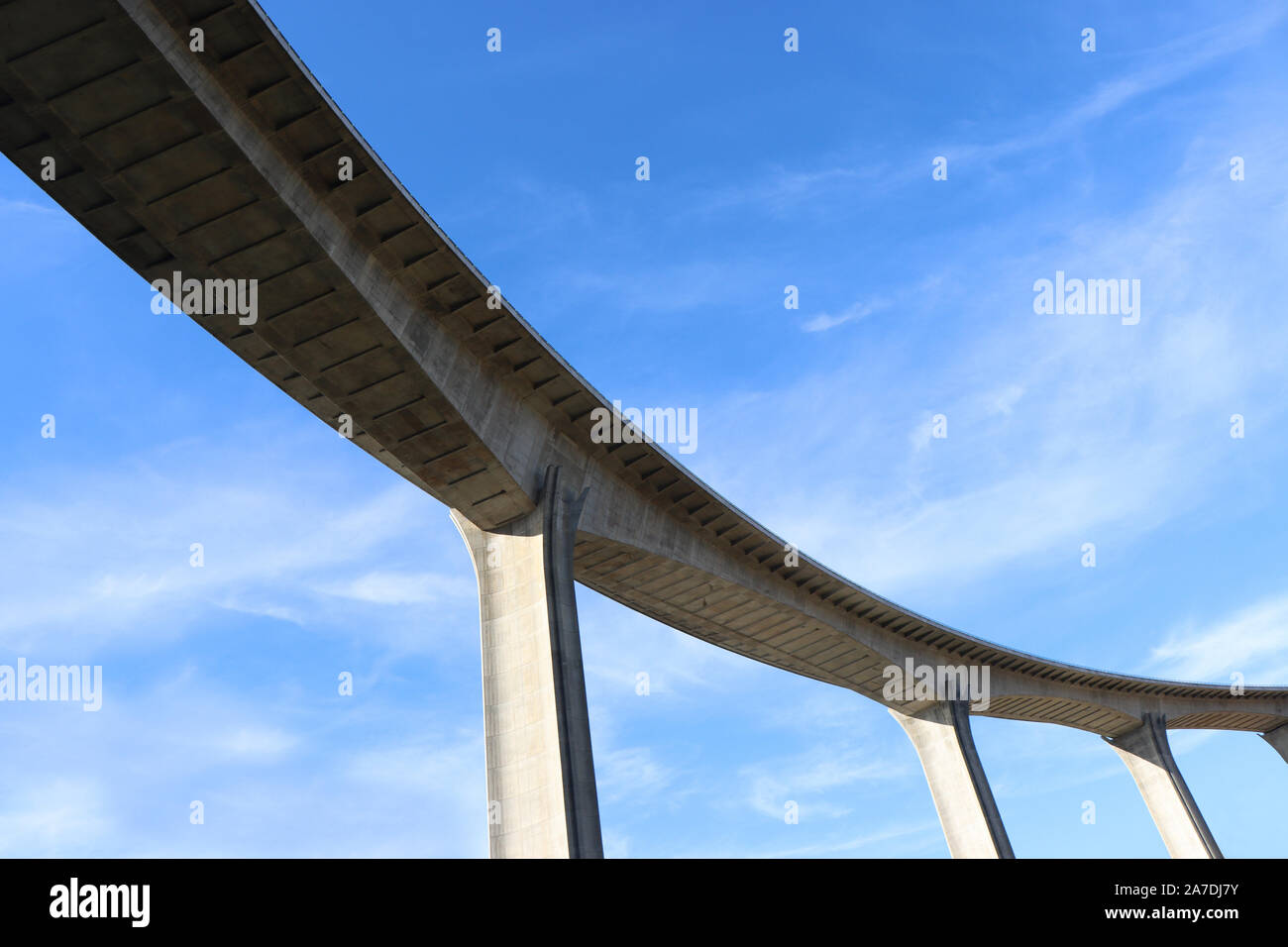 Concrete viaduct hi-res stock photography and images - Alamy