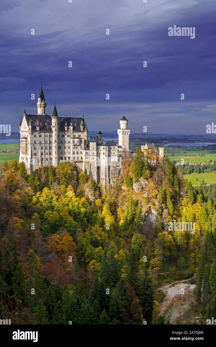 Nineteenth century castles hi-res stock photography and images - Alamy