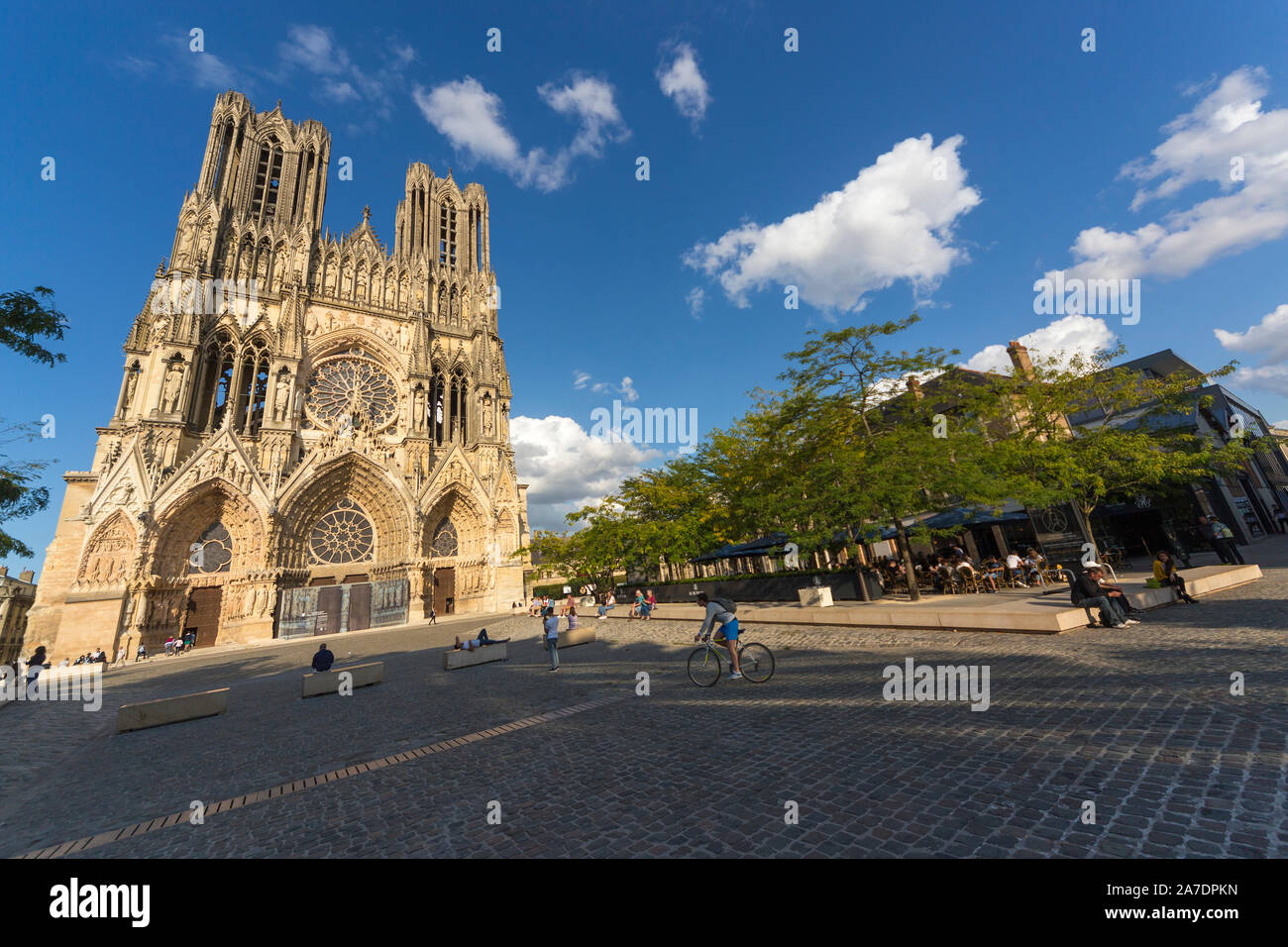 Cathedral de Notre-Dame, Reims, Champagne, France Stock Photo - Alamy