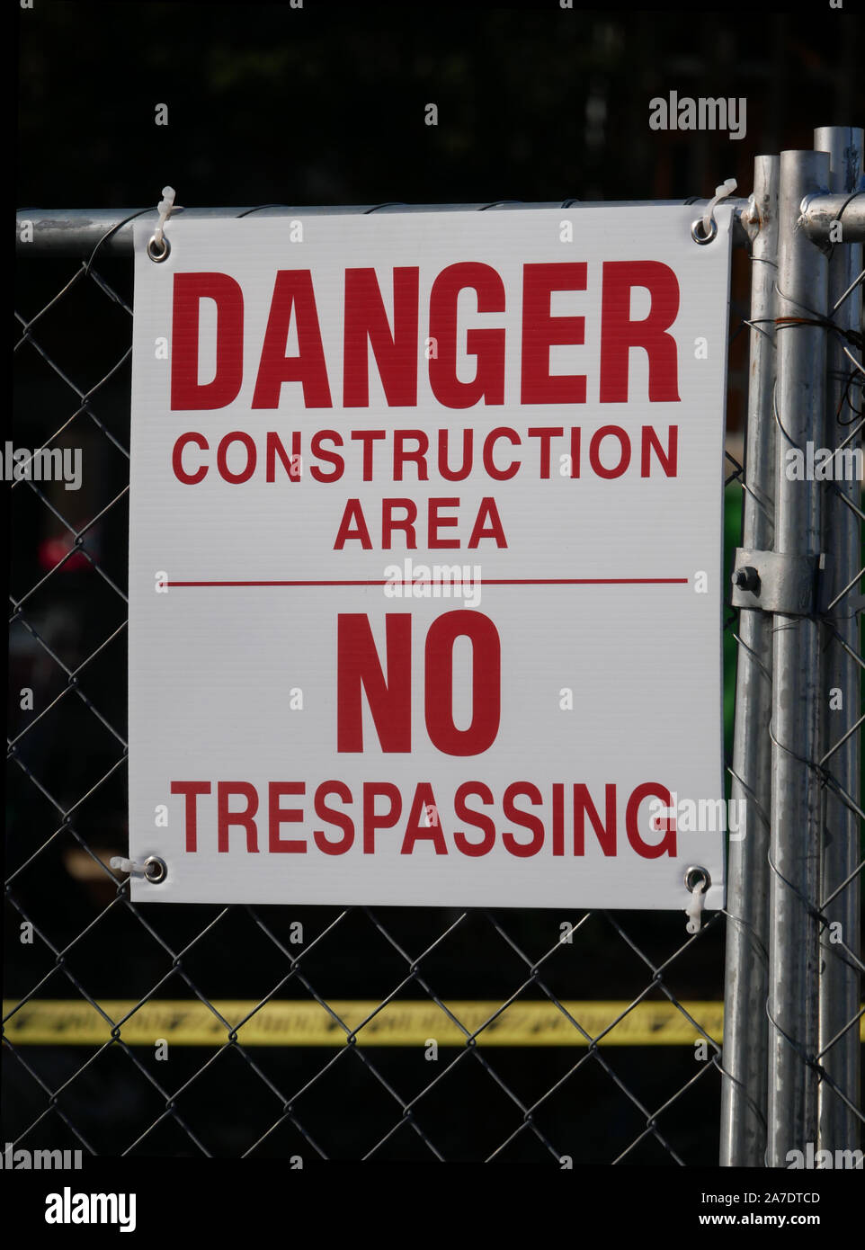 Construction site safety warning sign hi-res stock photography and ...