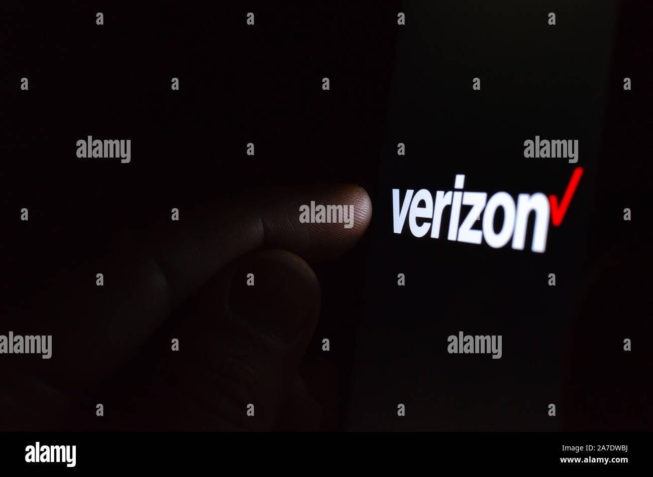 Verizon logo hi-res stock photography and images - Alamy