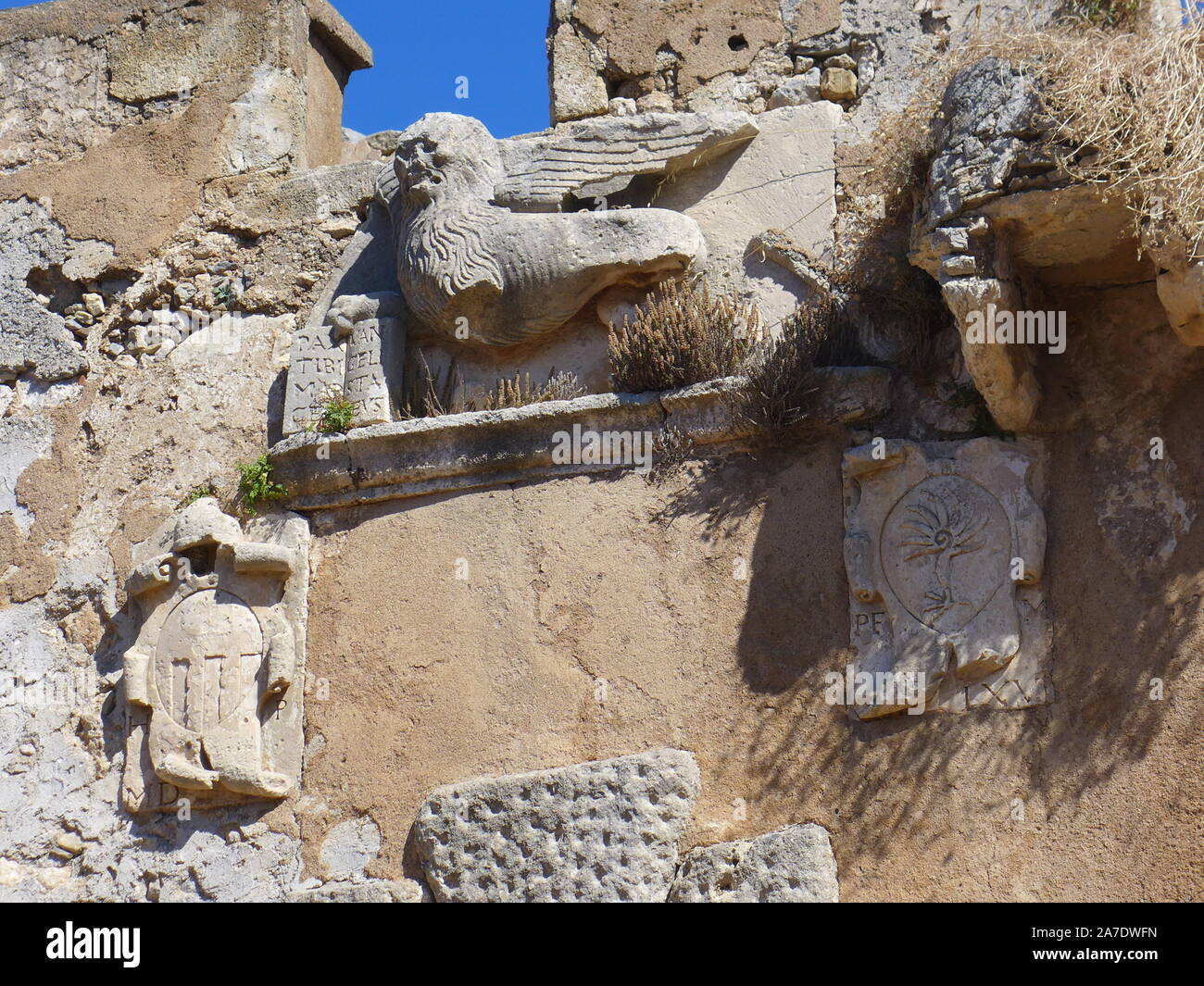 Kithira arch hi-res stock photography and images - Alamy