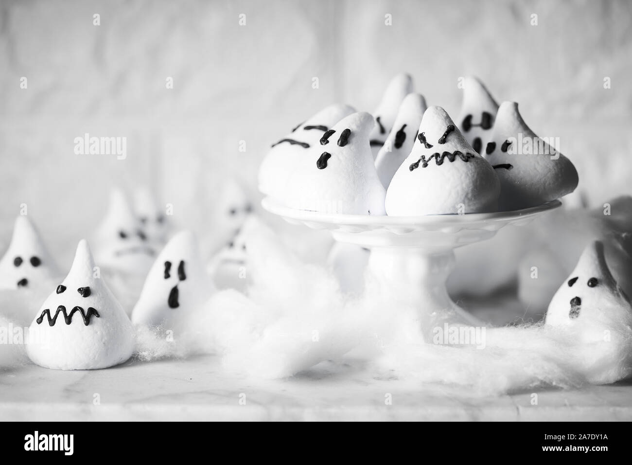 Ghost shaped cookies hi-res stock photography and images - Alamy