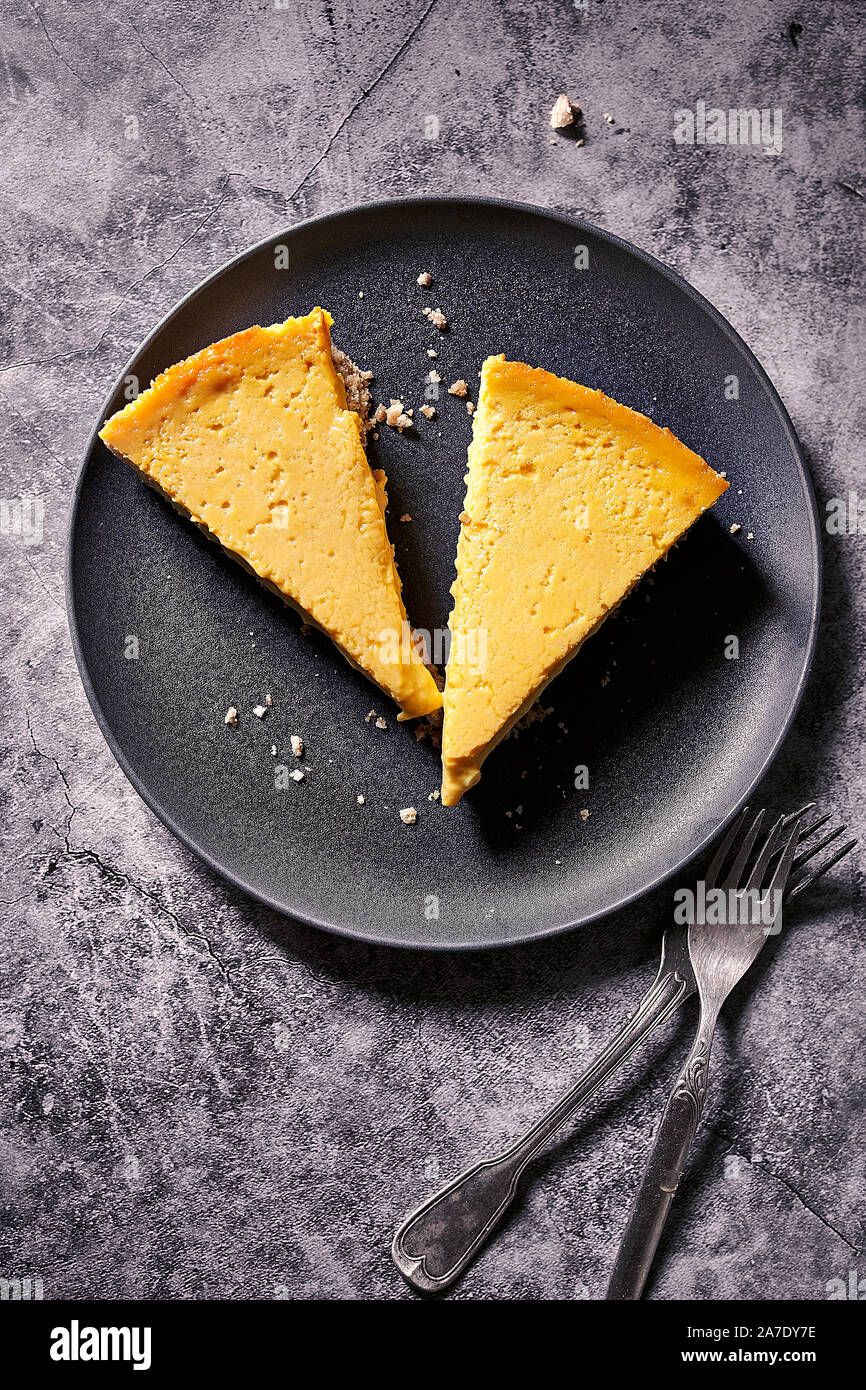 Cheesecake on two white hi-res stock photography and images - Alamy