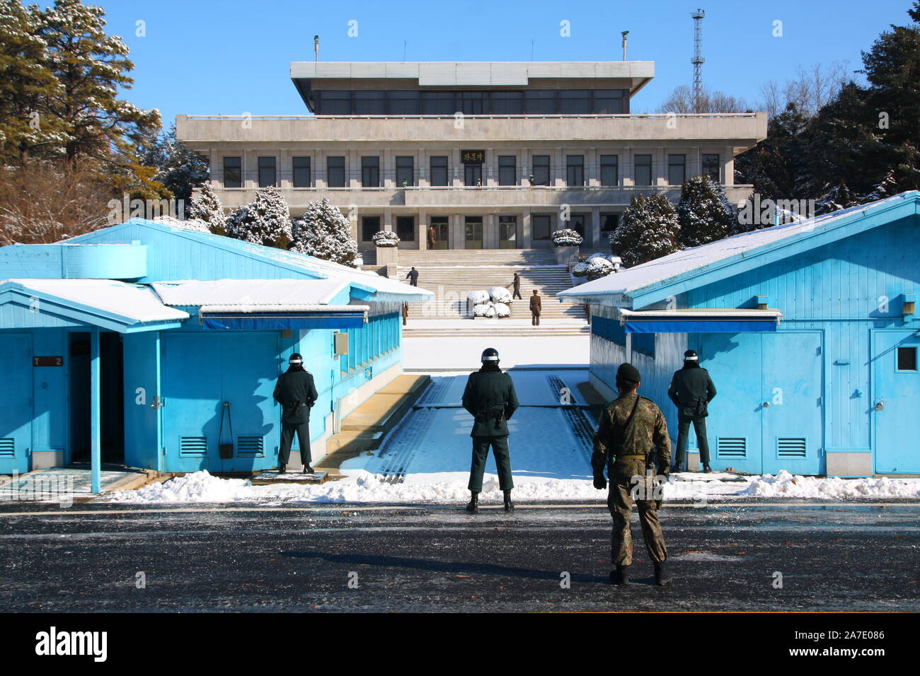 Panmunjom dmz demilitarized zone hi-res stock photography and images ...
