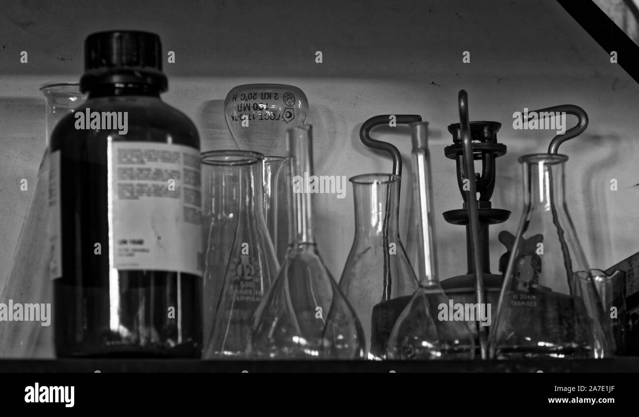 Flasks glass hi-res stock photography and images - Alamy