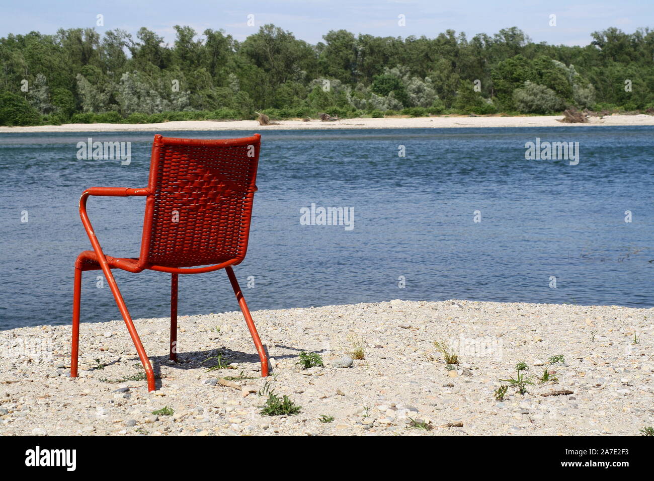 Life on the banks of a river hi-res stock photography and images - Alamy