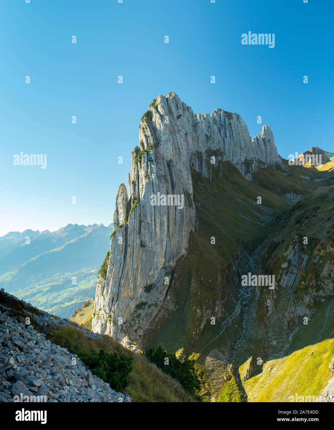 Huge gap hi-res stock photography and images - Alamy