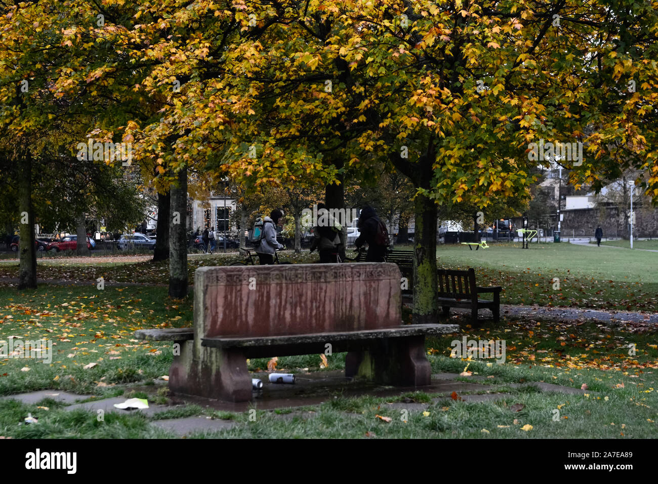 Everyday life in a city Stock Photo - Alamy