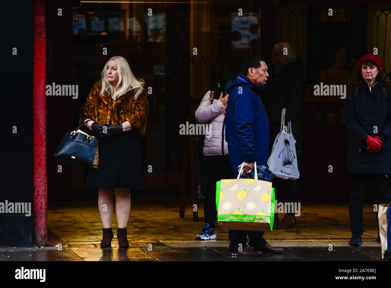 Everyday urban life hi-res stock photography and images - Alamy