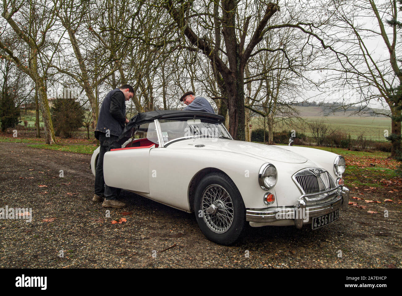 Mga dashboard hi-res stock photography and images - Alamy