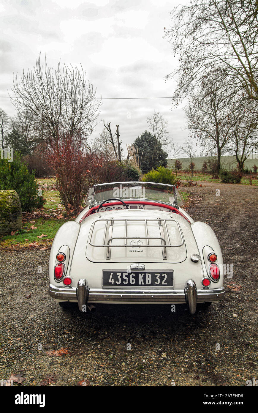 Mga dashboard hi-res stock photography and images - Alamy