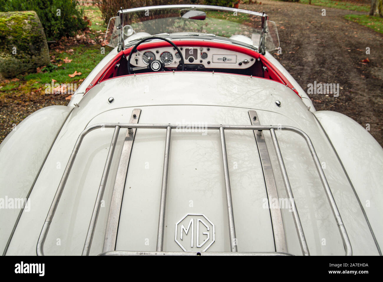 Mga dashboard hi-res stock photography and images - Alamy