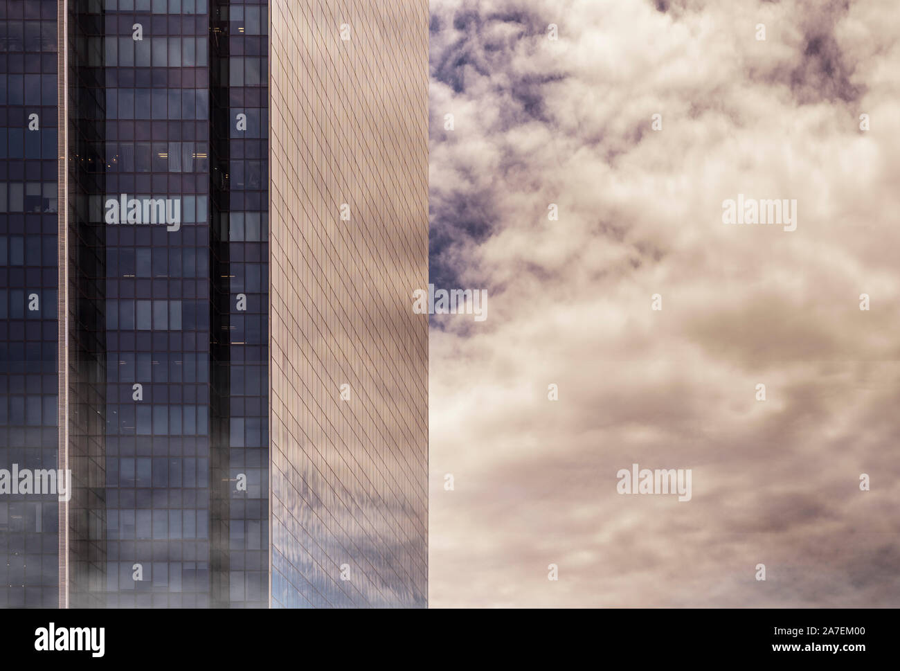Tall shiny building hi-res stock photography and images - Alamy