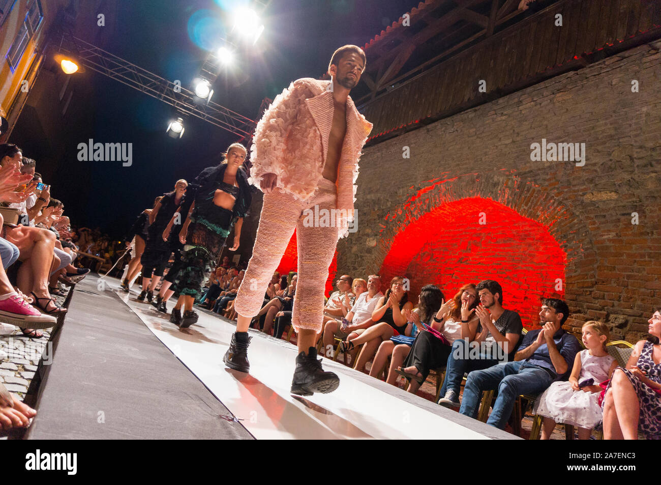 Models On Catwalk High Resolution Stock Photography and Images - Alamy