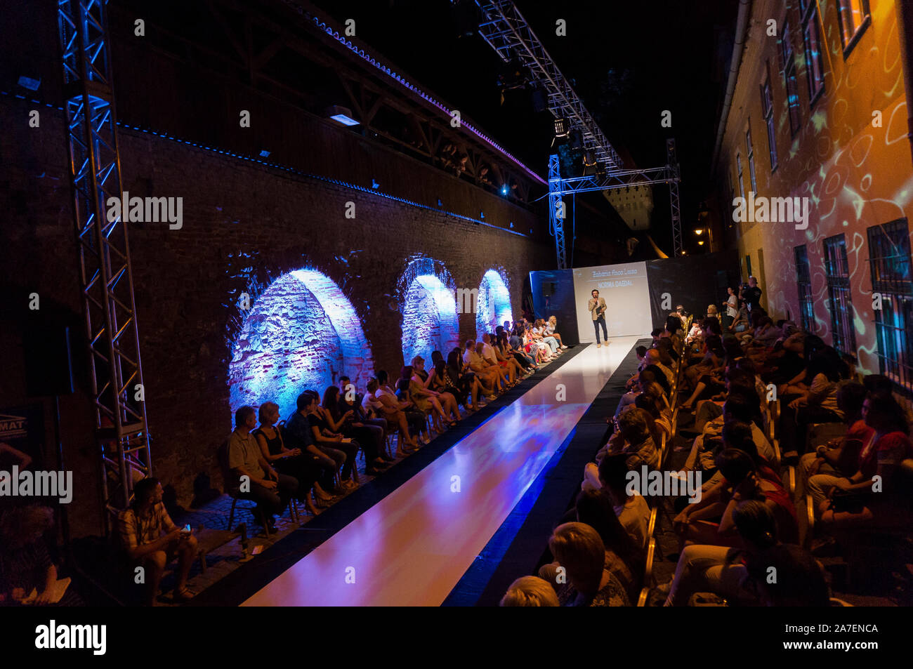 Fashion shows milano hi-res stock photography and images - Alamy