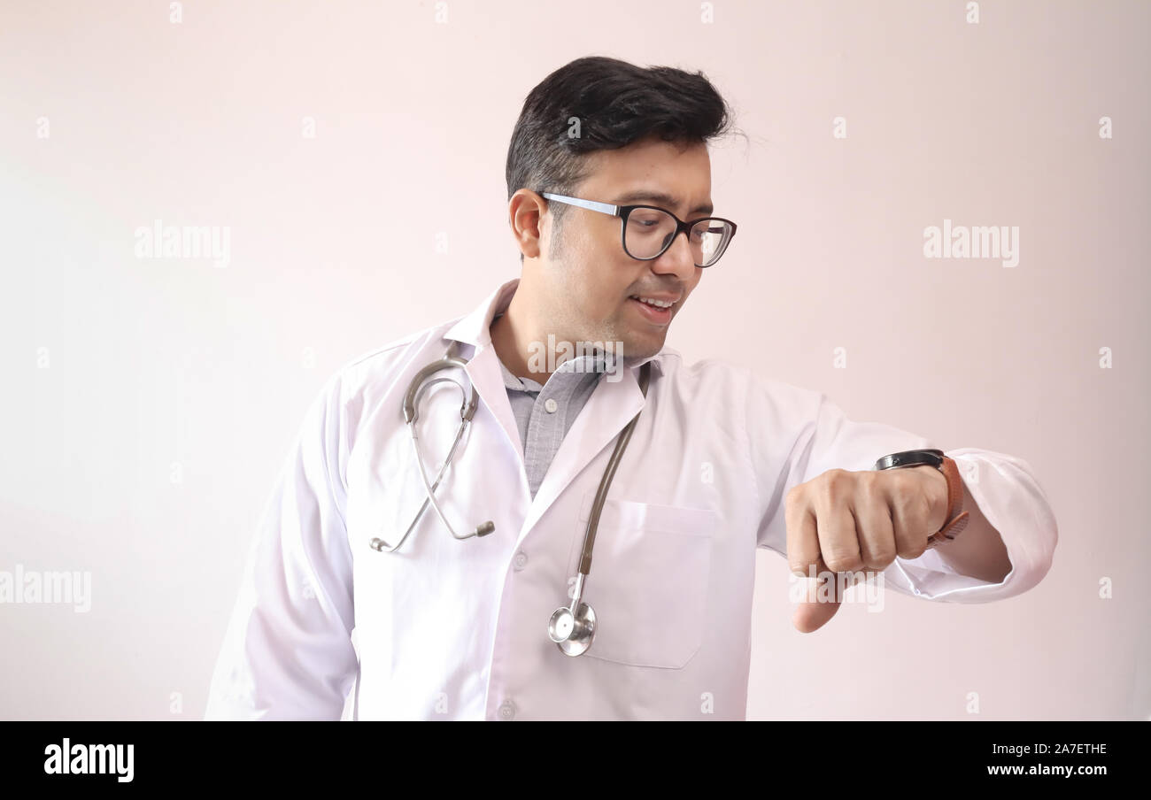 Doctor seeing time hi-res stock photography and images - Alamy