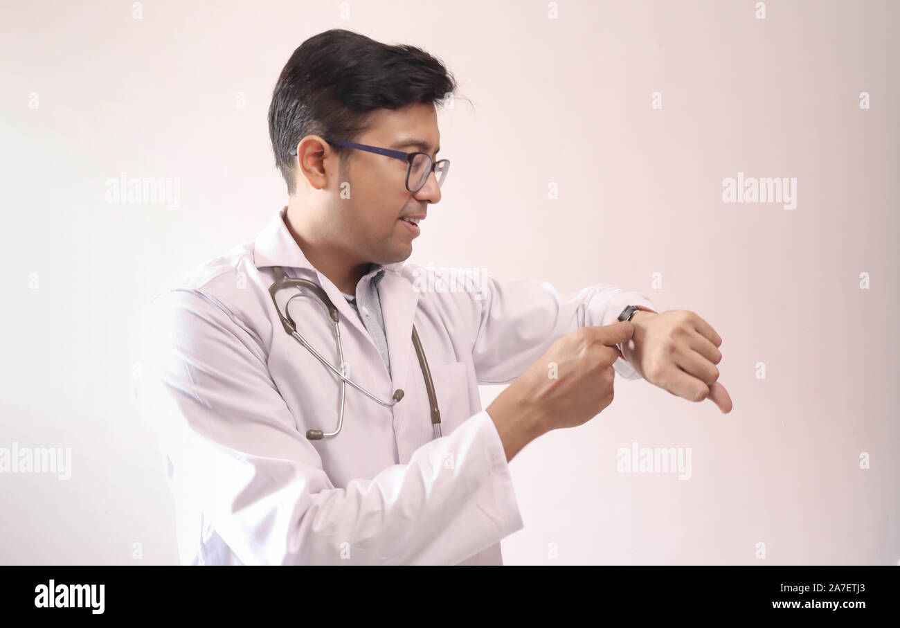 Doctor seeing time hi-res stock photography and images - Alamy