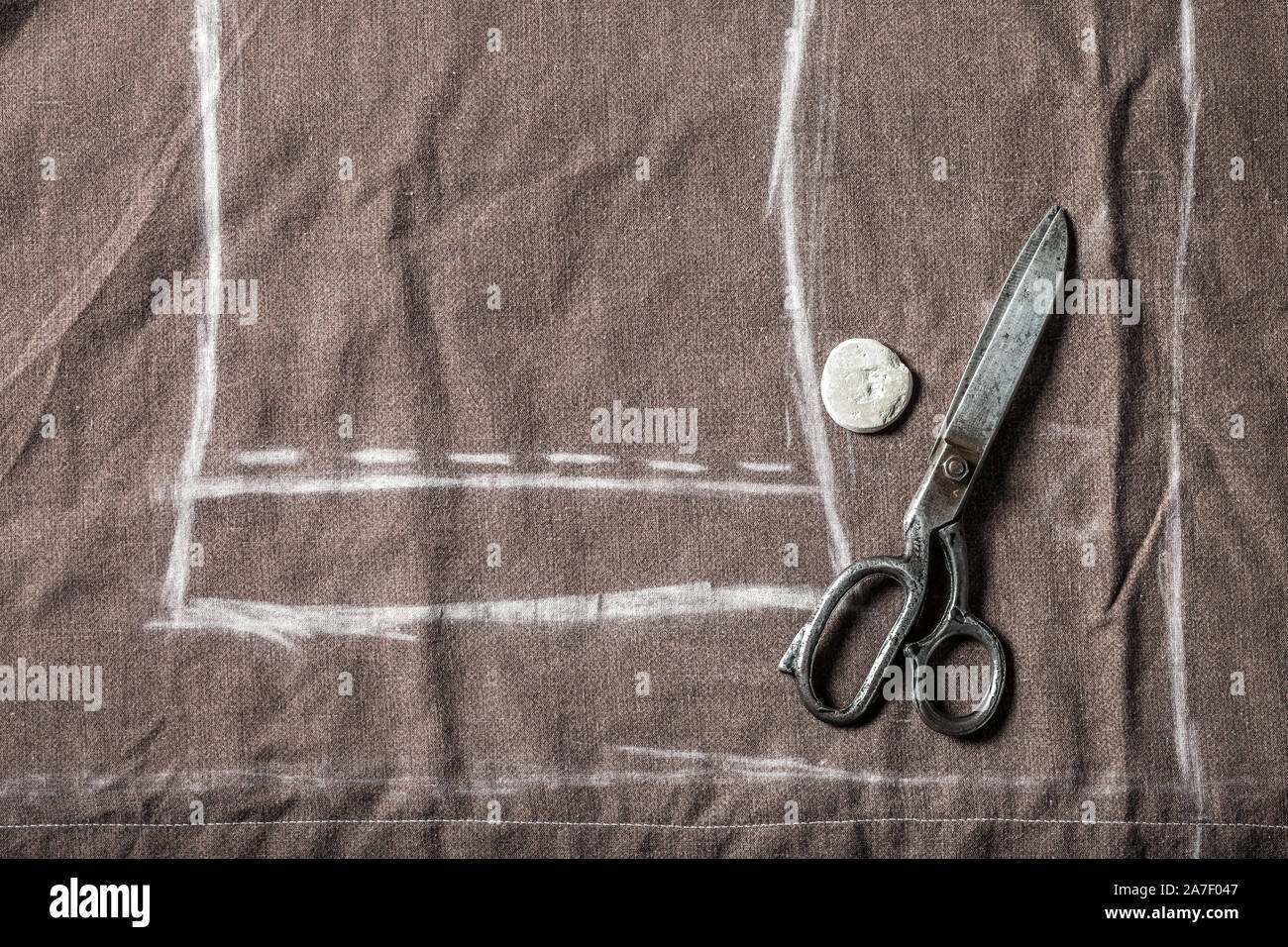 Tailor pattern hi-res stock photography and images - Alamy