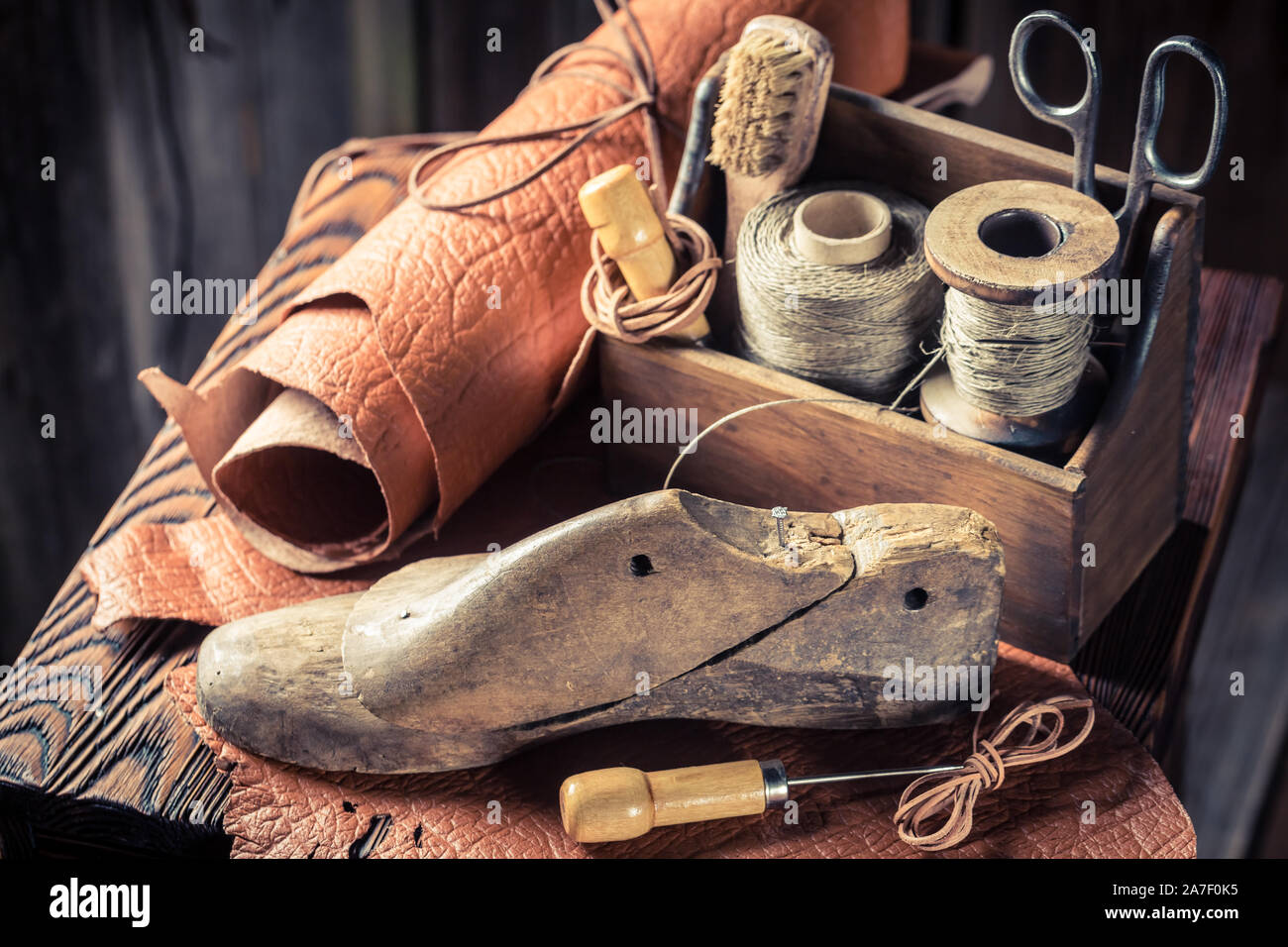 Traditional shoemakers workshop vintage hi-res stock photography and ...
